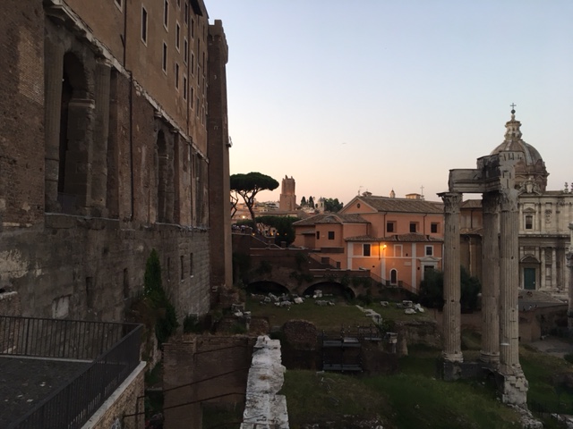 VISITA GUIDATA NOTTURNA DEI FORI IMPERIALI ASSOCIAZIONE ROMA BELLA